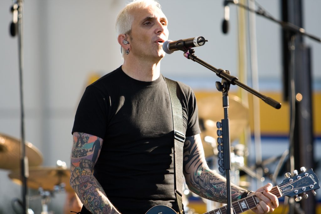 A Solo Art Alexakis of Everclear Plays Sun Songs in Costa Mesa on ...